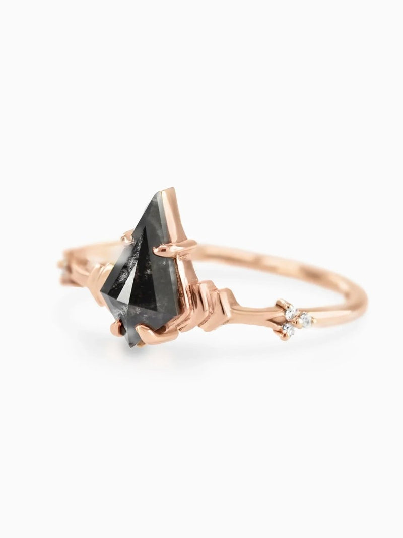 Kite Doric Ring – Sculptural Elegance in Gold | HIDDENSPACE