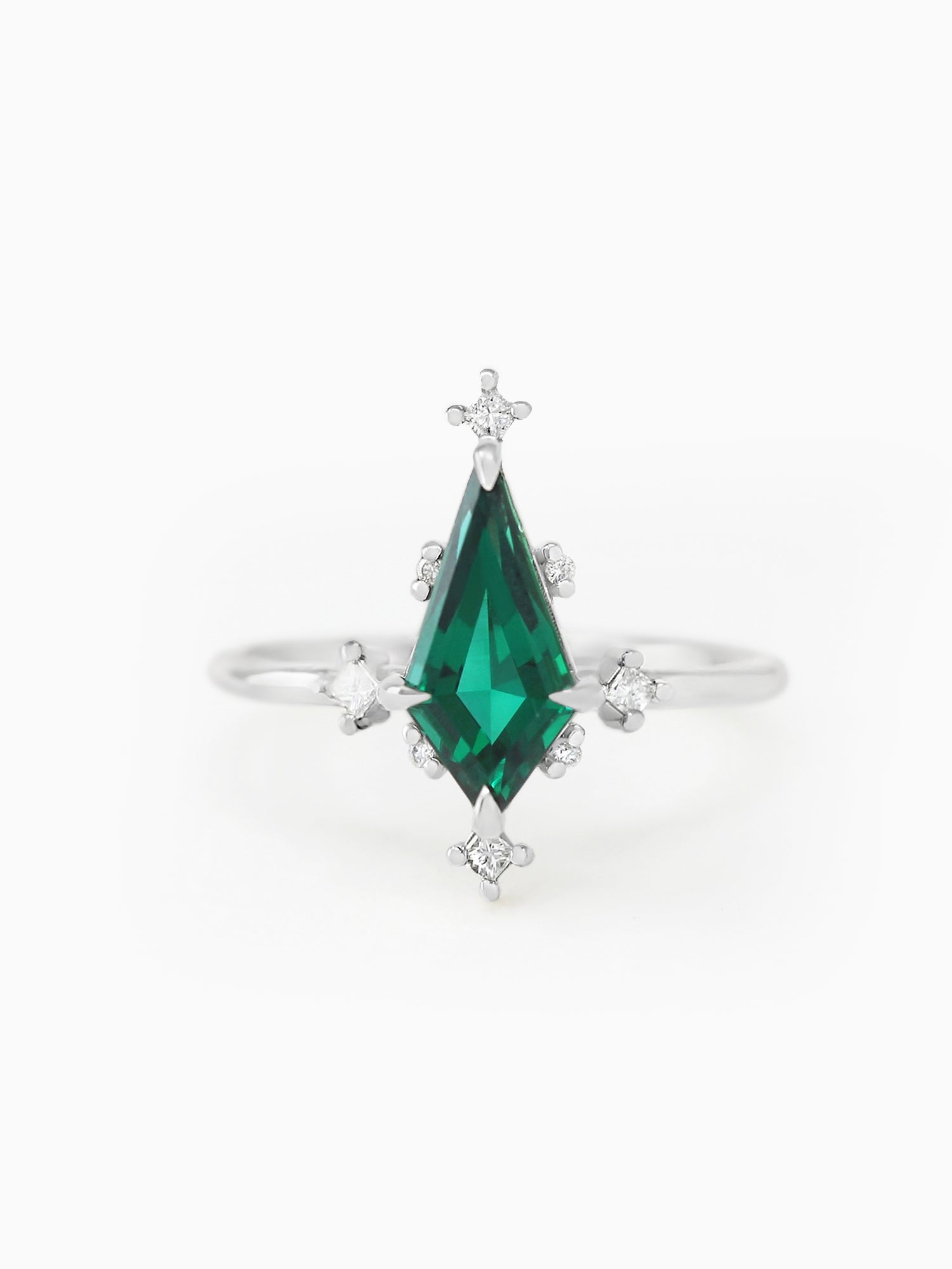 Maeve Ring – Emerald Vintage Engagement Ring | HIDDENSPACE